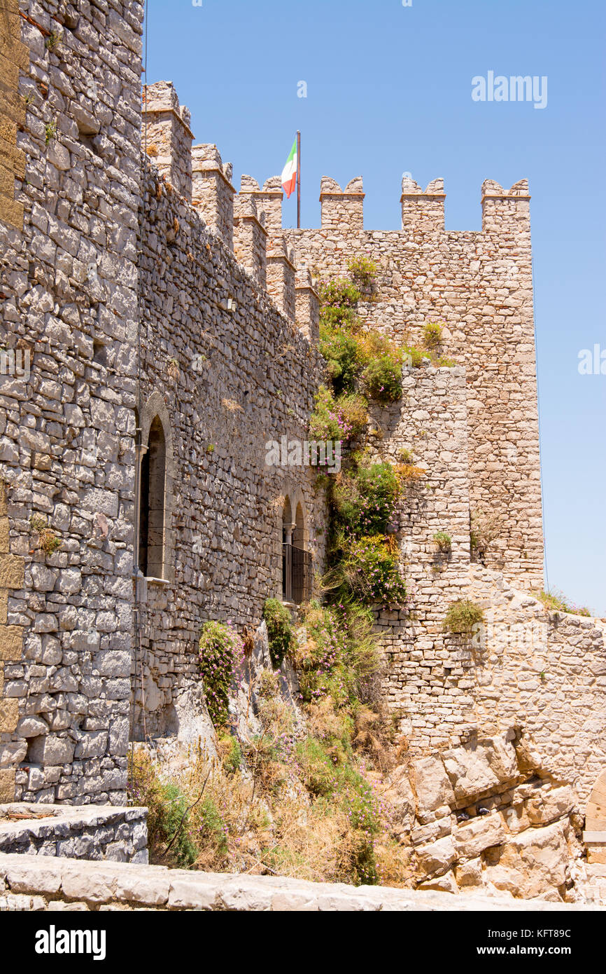 Medieval stronghold of caccamo hi-res stock photography and images - Alamy