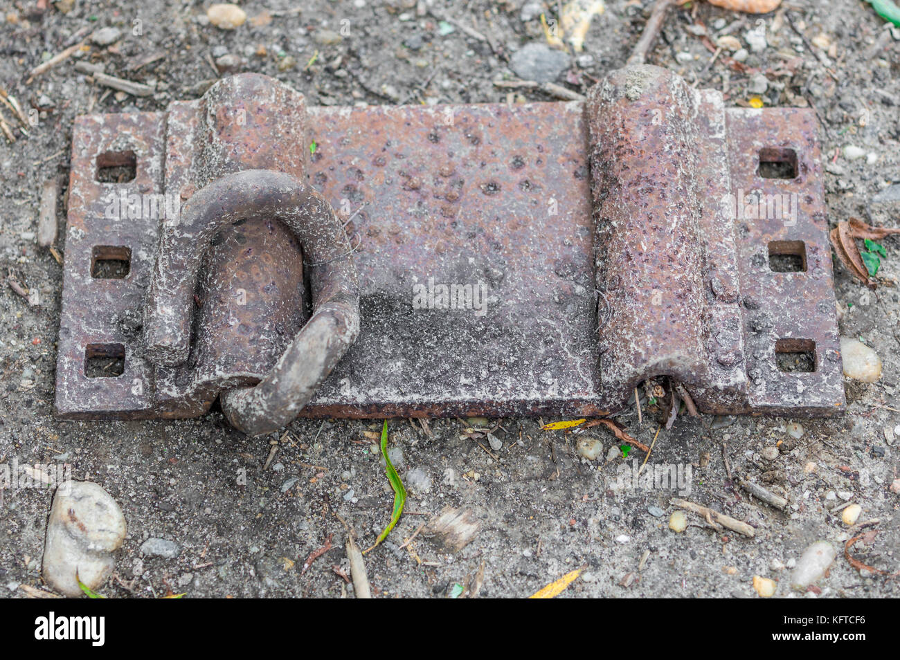 Metal bracket hi-res stock photography and images - Alamy