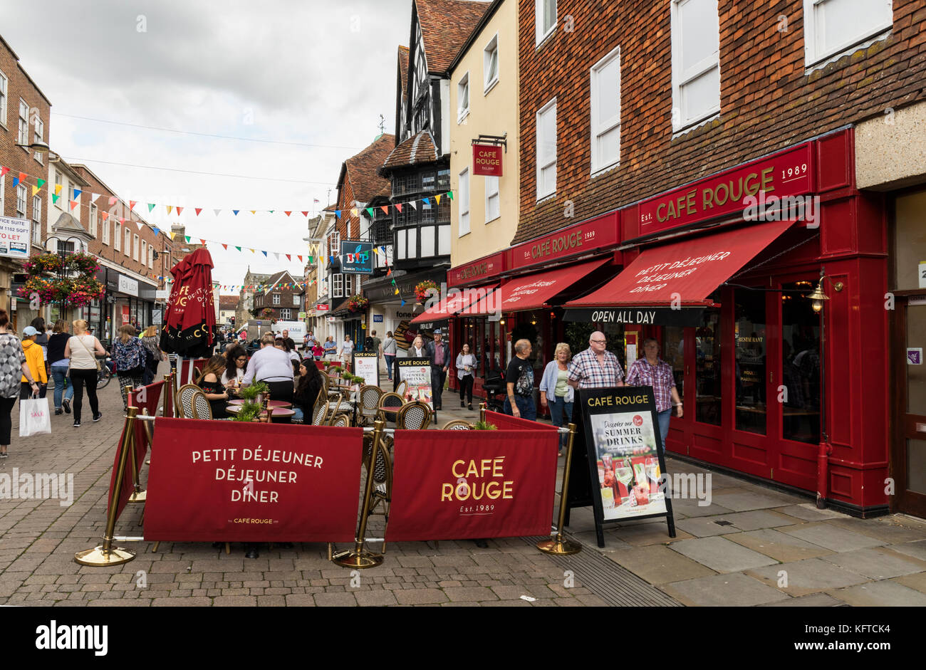 High street salisbury uk hi-res stock photography and images - Alamy