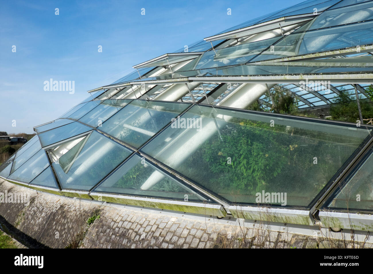 Largest glasshouse in europe hi-res stock photography and images - Alamy Largest glasshouse in europe hi-res stock photography and images - Alamy