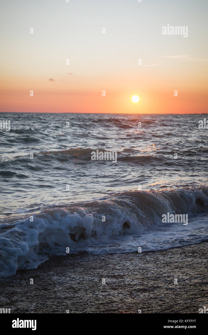 Beautiful sunset on the summer sea Stock Photo - Alamy