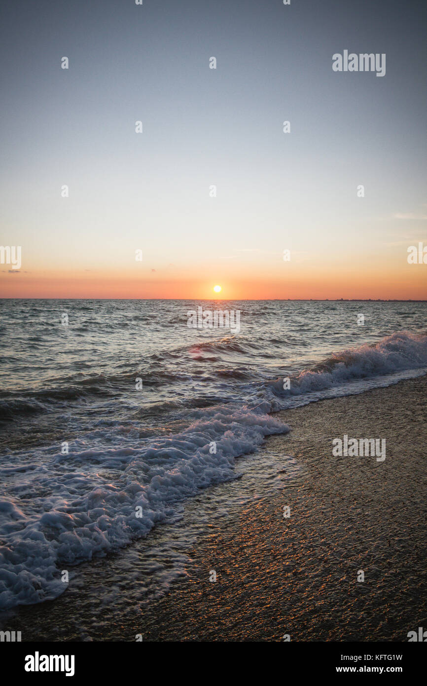 Beautiful sunset on the summer sea Stock Photo - Alamy