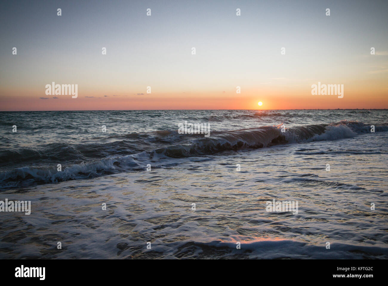 Beautiful sunset on the summer sea Stock Photo - Alamy