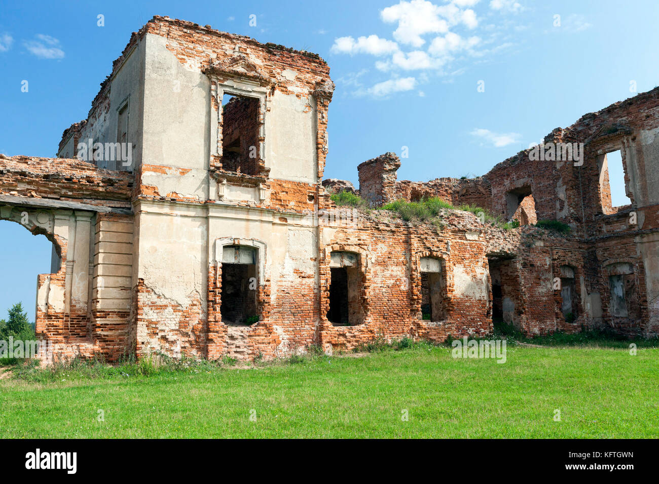 ruins ancient castle Stock Photo - Alamy