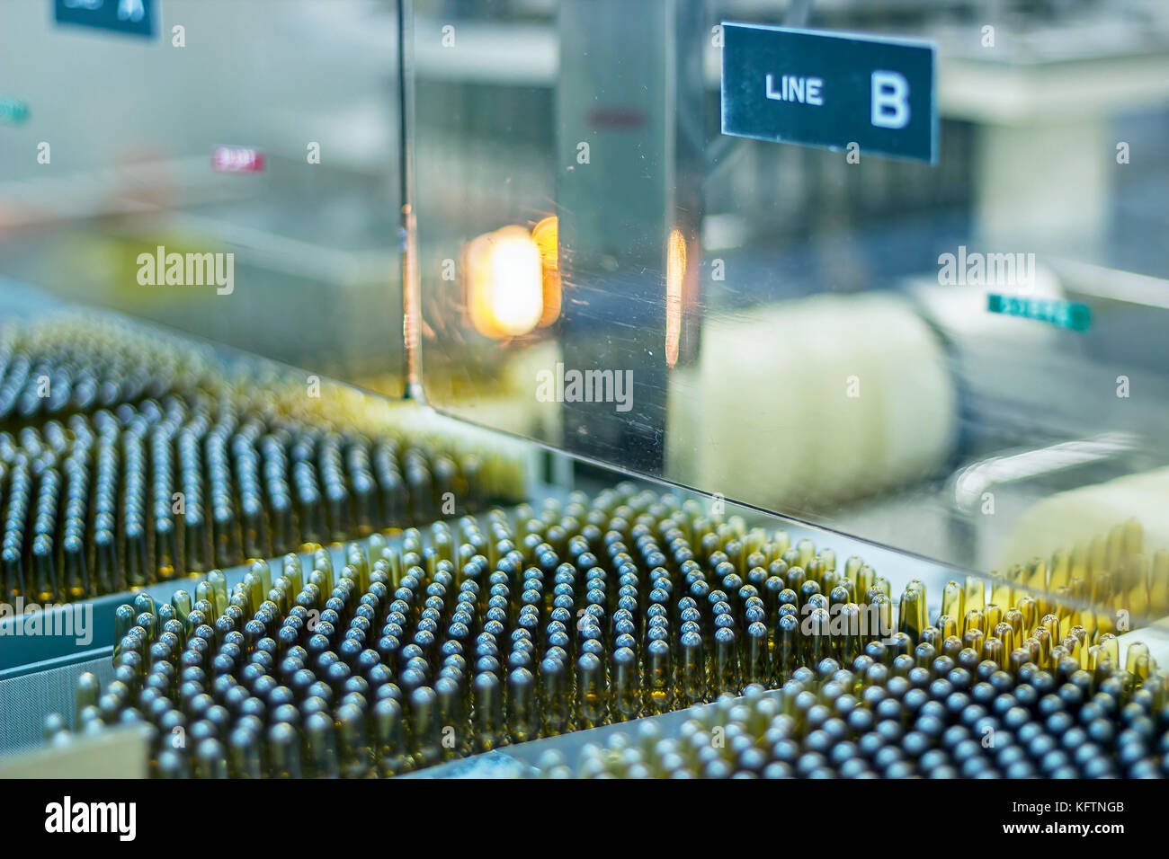 Automatic inspection machine inspects vials and ampules for ...