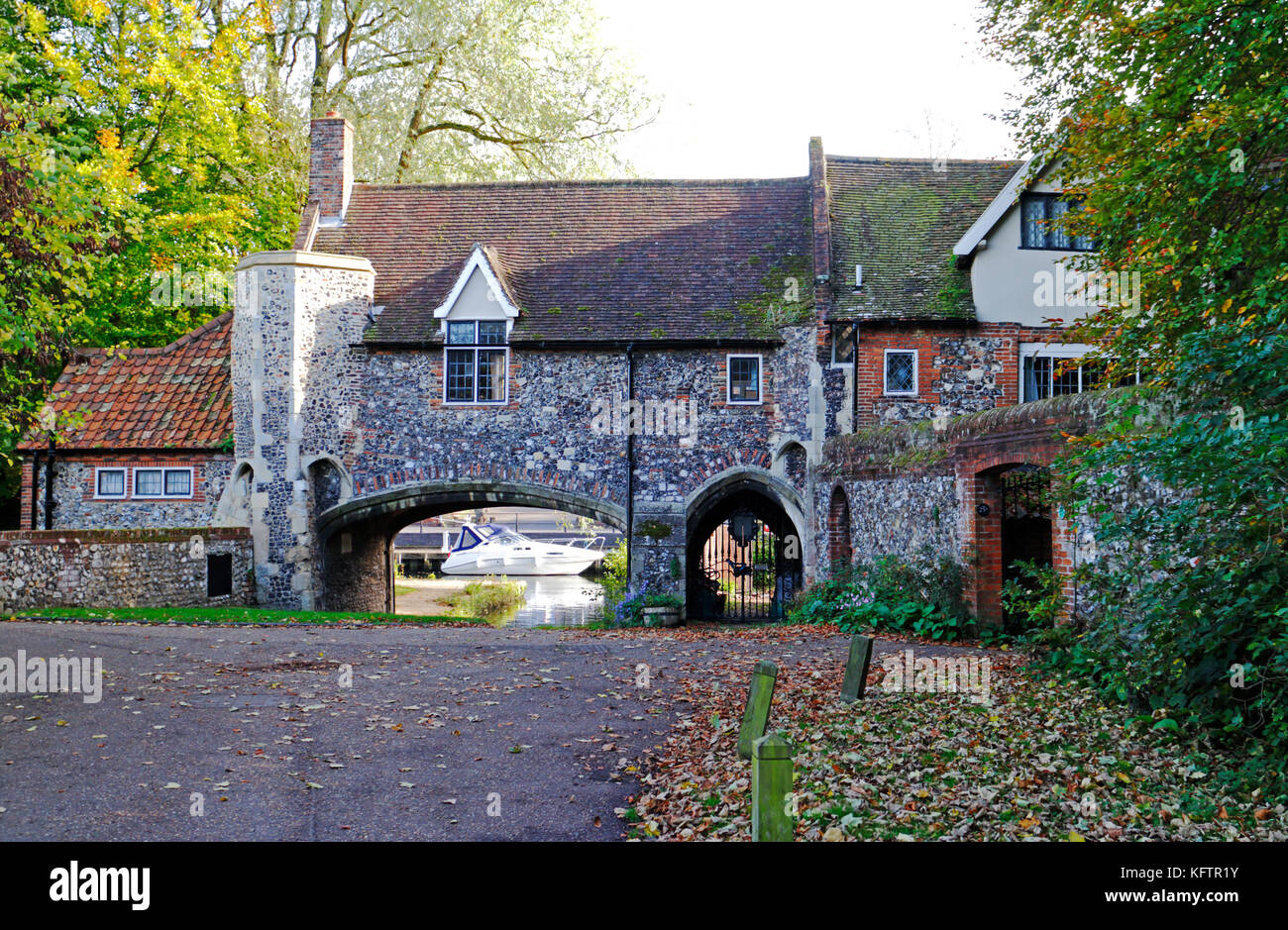 Medieval ferry house hi-res stock photography and images - Alamy