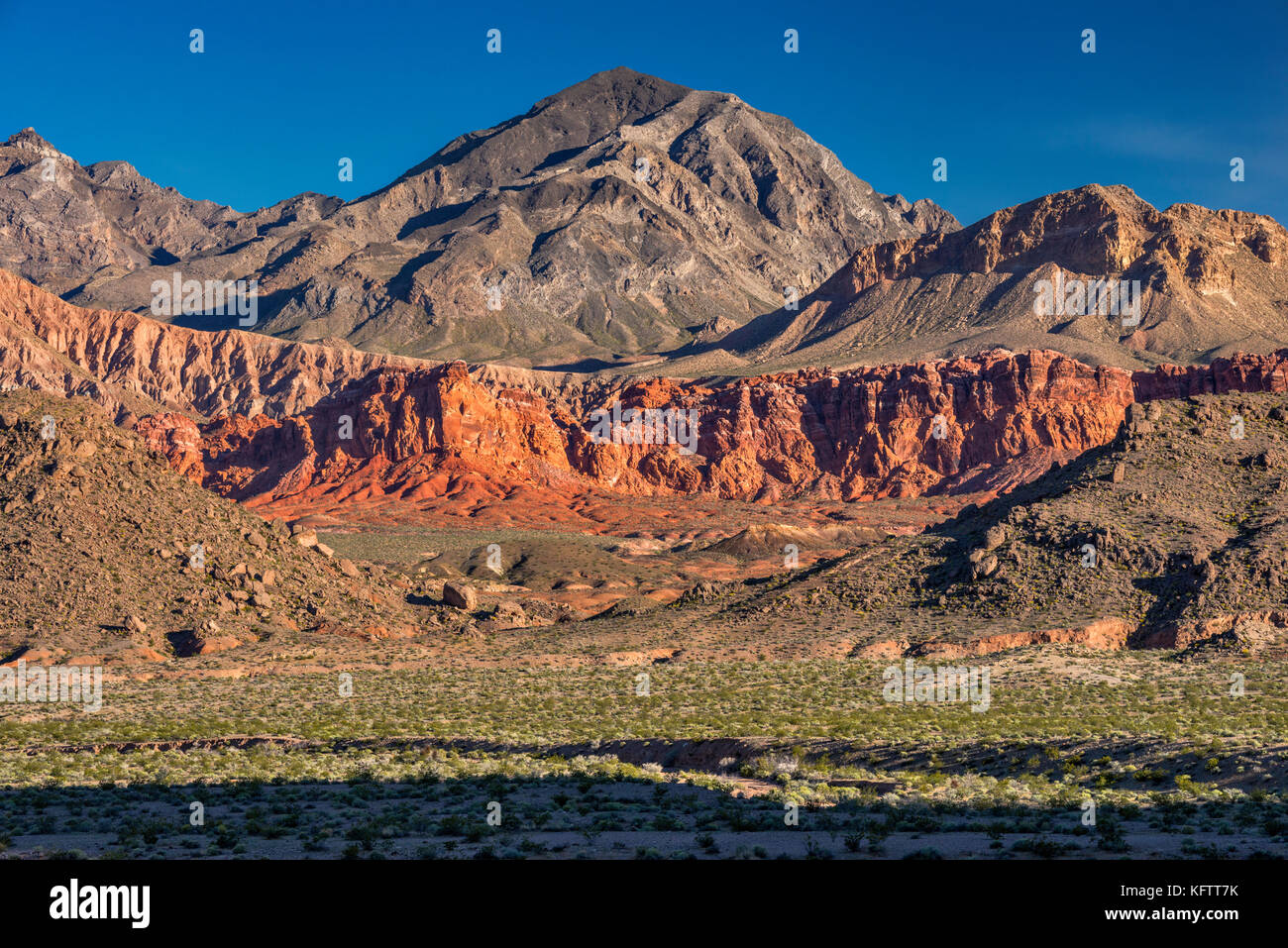 Bowl of Fire, Muddy Peak behind, view from Northshore Road, Lake Mead ...