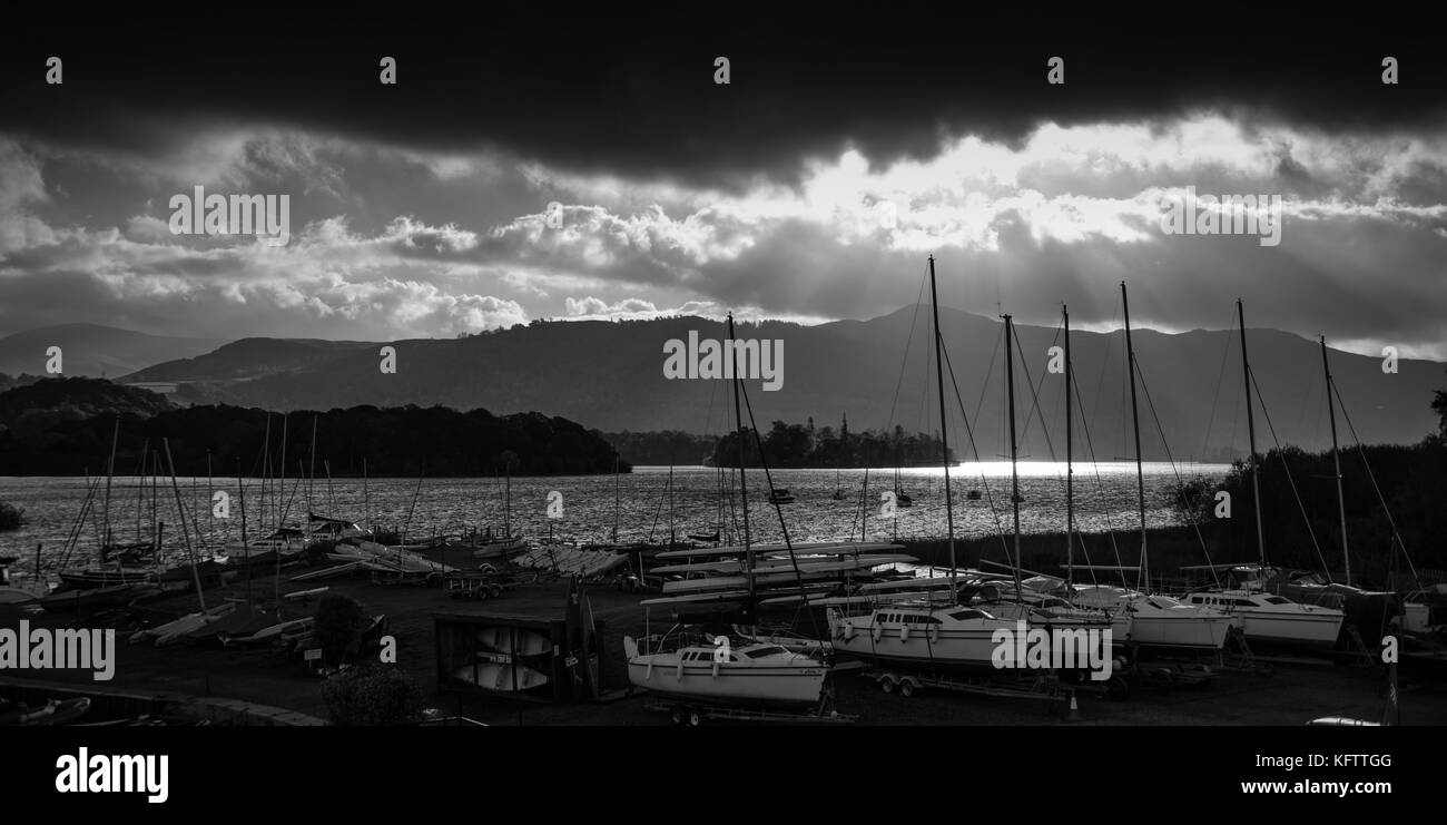 Looking over Derwent waterfrom marina in Portinscale Stock Photo - Alamy
