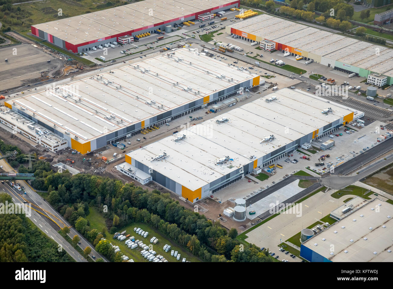 Amazon logistics center dortmund hi-res stock photography and images ...
