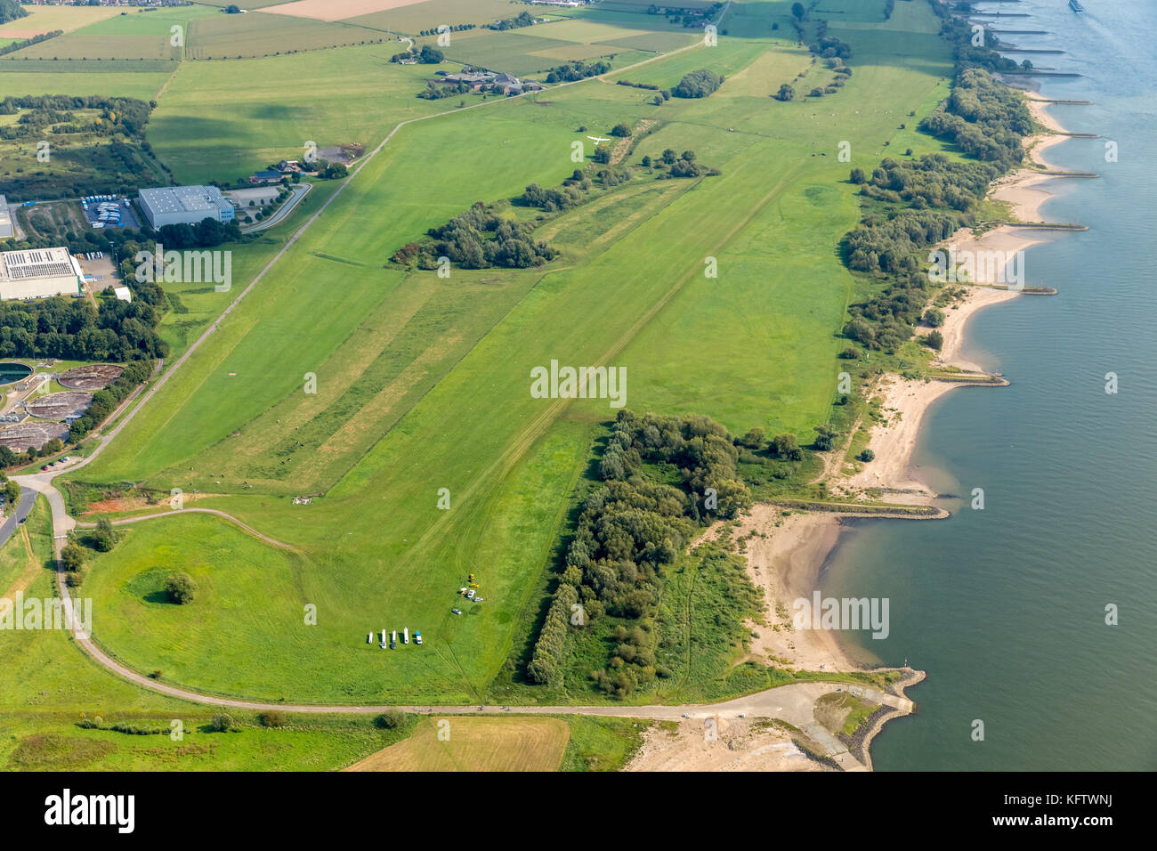 Segelflugplatz emmerich am rhein hi-res stock photography and images ...