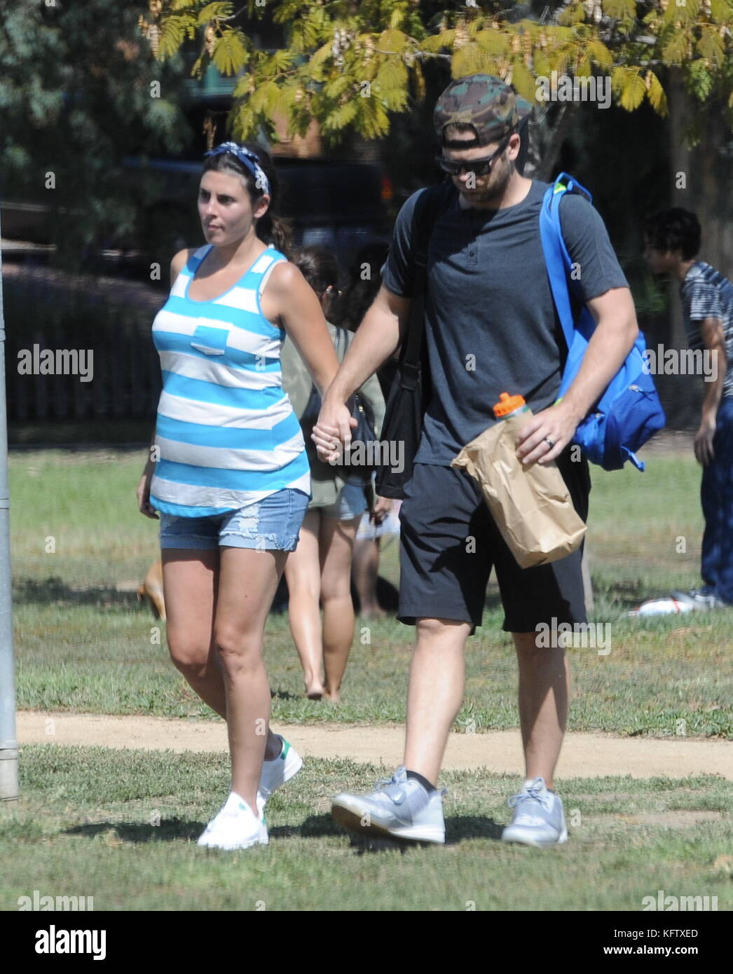 Jamie Lynn Sigler attends her son Kyle's little league baseball game ...