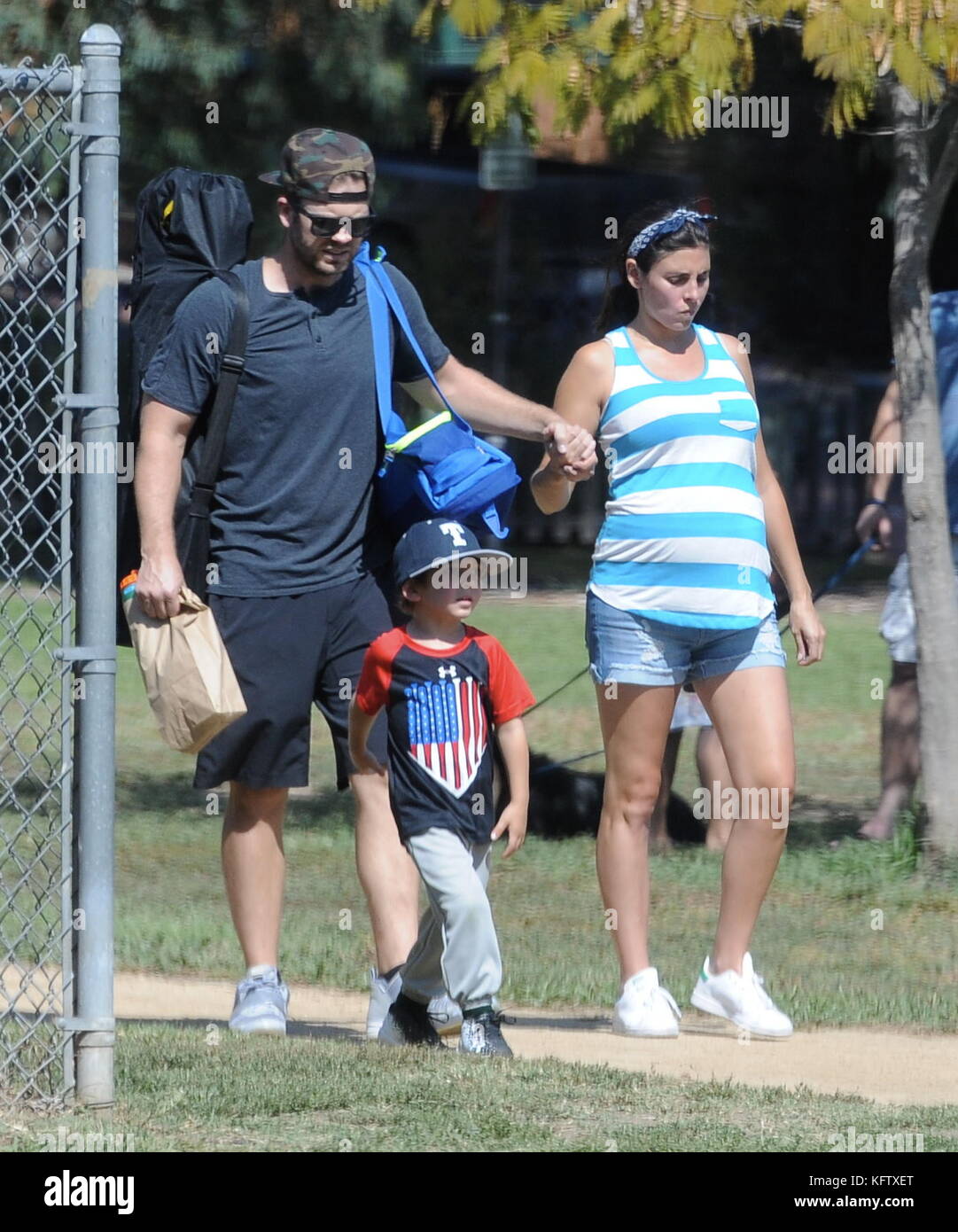 Jamie Lynn Sigler attends her son Kyle's little league baseball game ...
