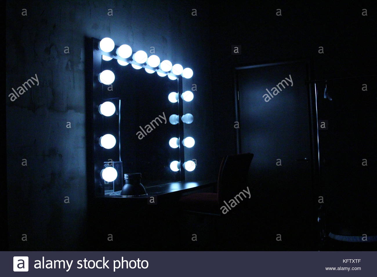 Dressing Room Mirror Stock Photos & Dressing Room Mirror Stock Images ...