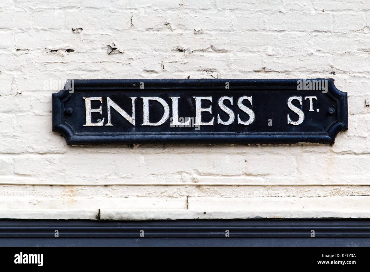 Unusual street name signs - Endless Street, Salisbury, Wiltshire, UK ...