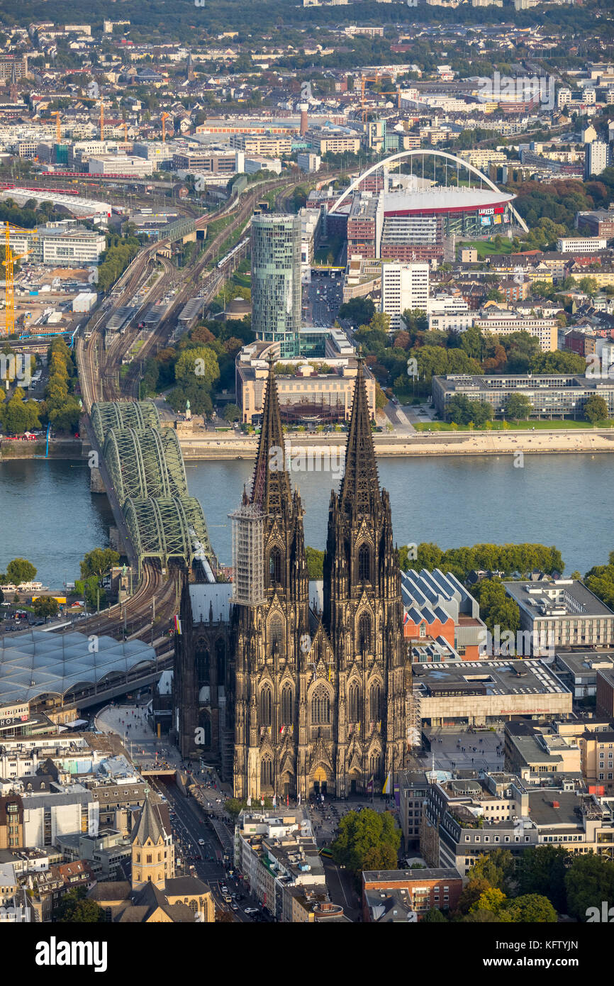Cologne Cathedral, Cologne-center, cathedral square, next to Roman ...