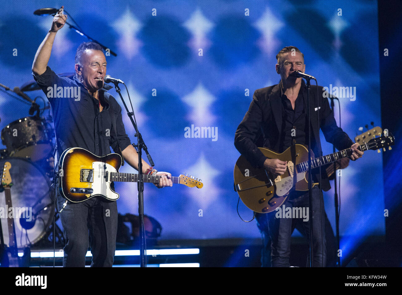 Prince Harry attends the Closing Ceremony of the Invictus Games in ...