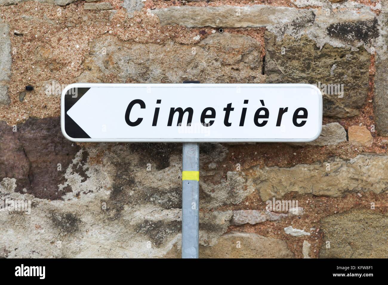 Cemetery road sign hi-res stock photography and images - Alamy