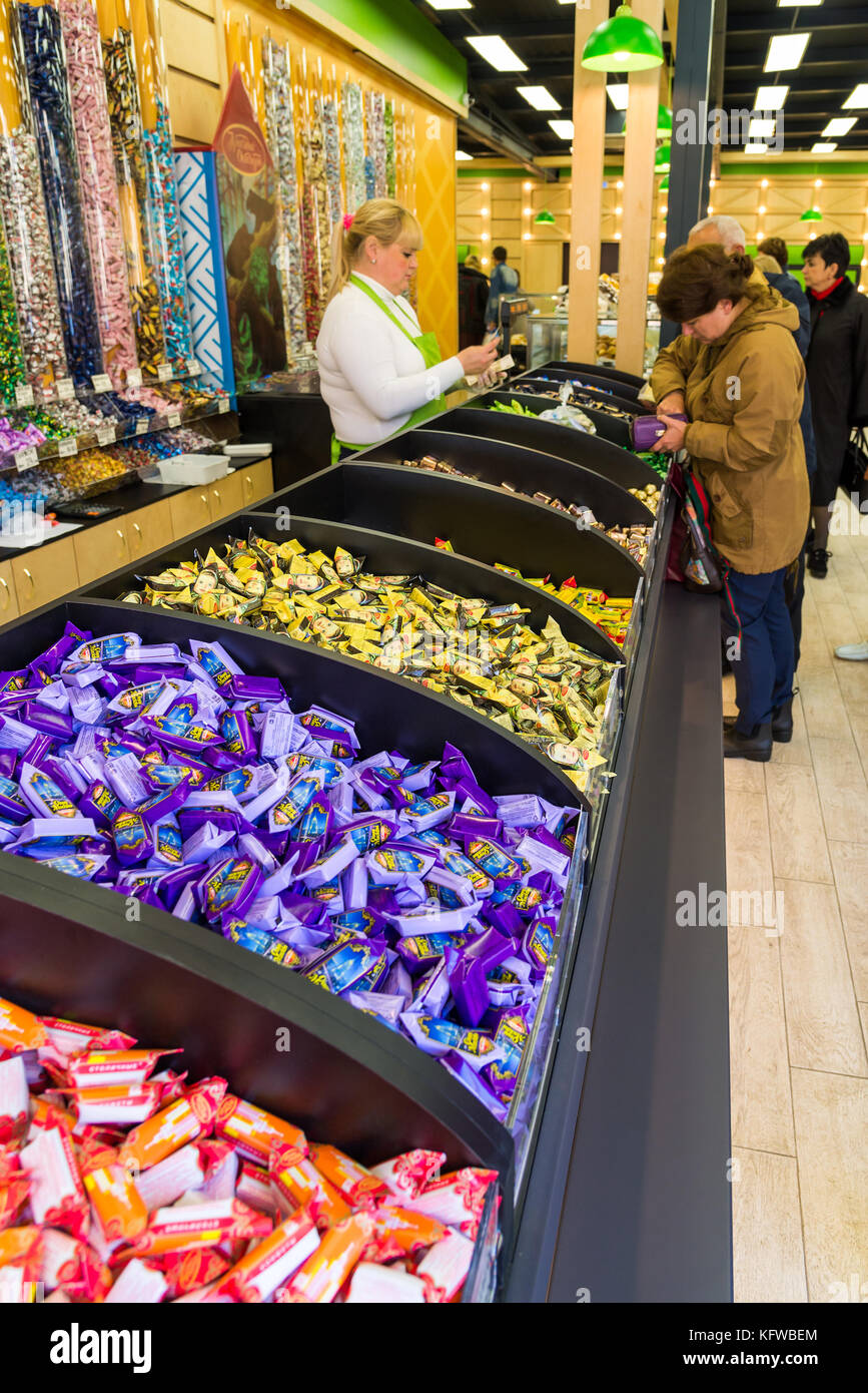 Sale of sweets hi-res stock photography and images - Alamy