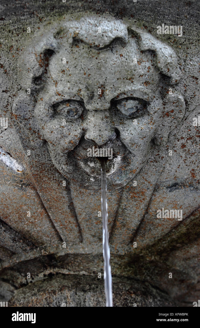 Stone mask relief hi-res stock photography and images - Alamy