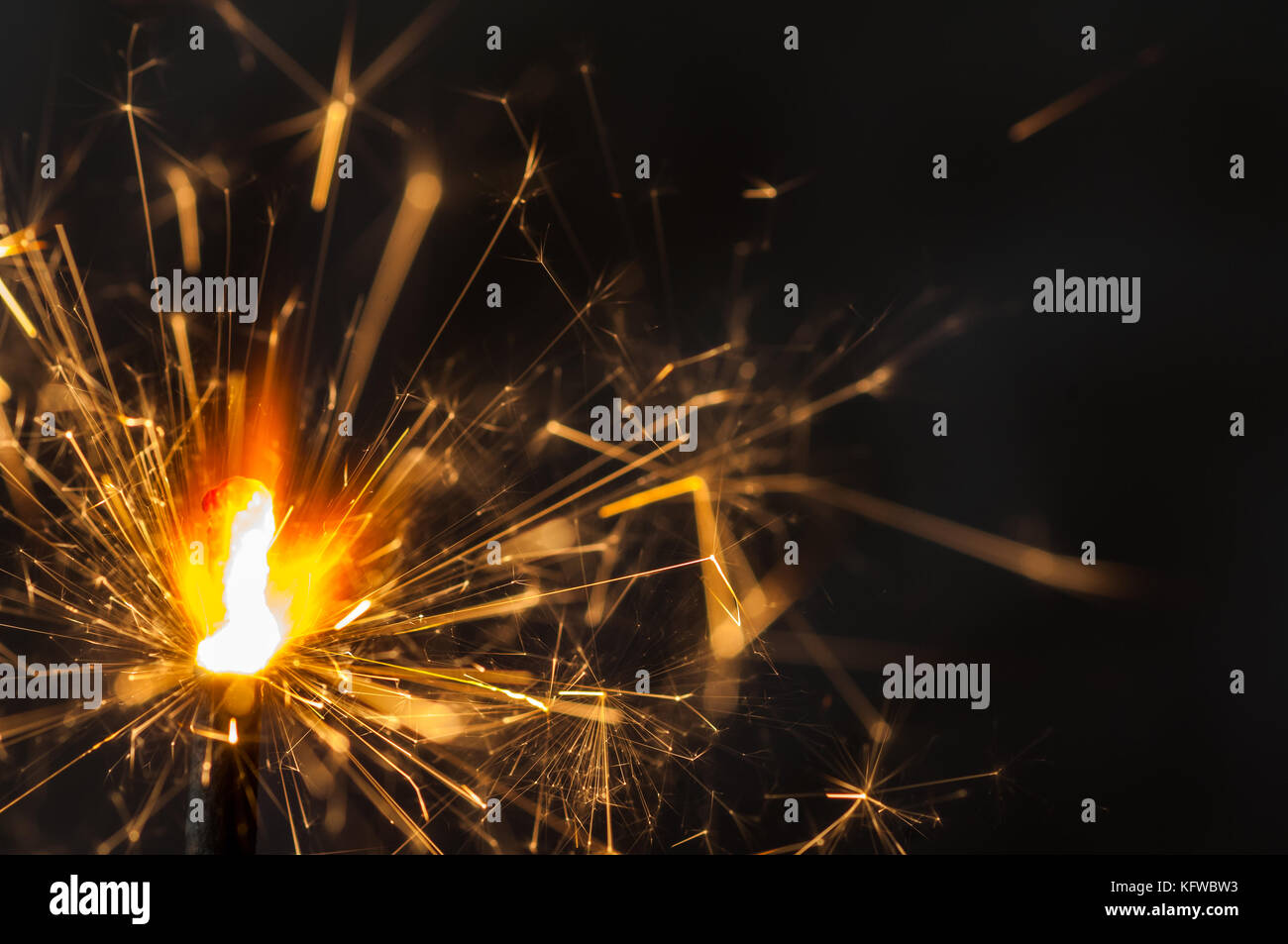 Sparks cracker hi-res stock photography and images - Alamy