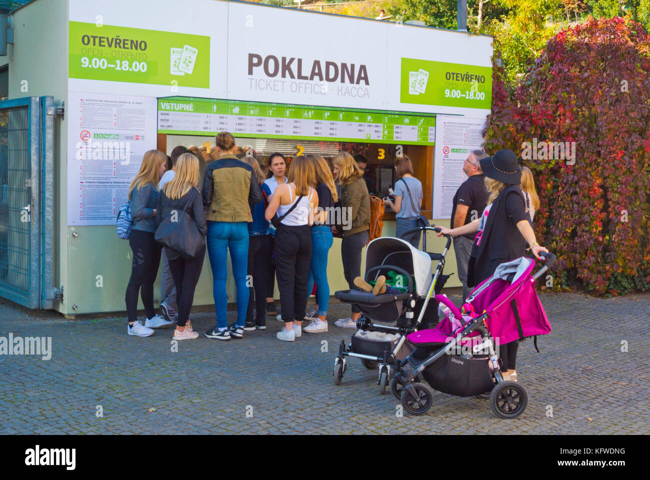 Prague zoo hi-res stock photography and images - Alamy