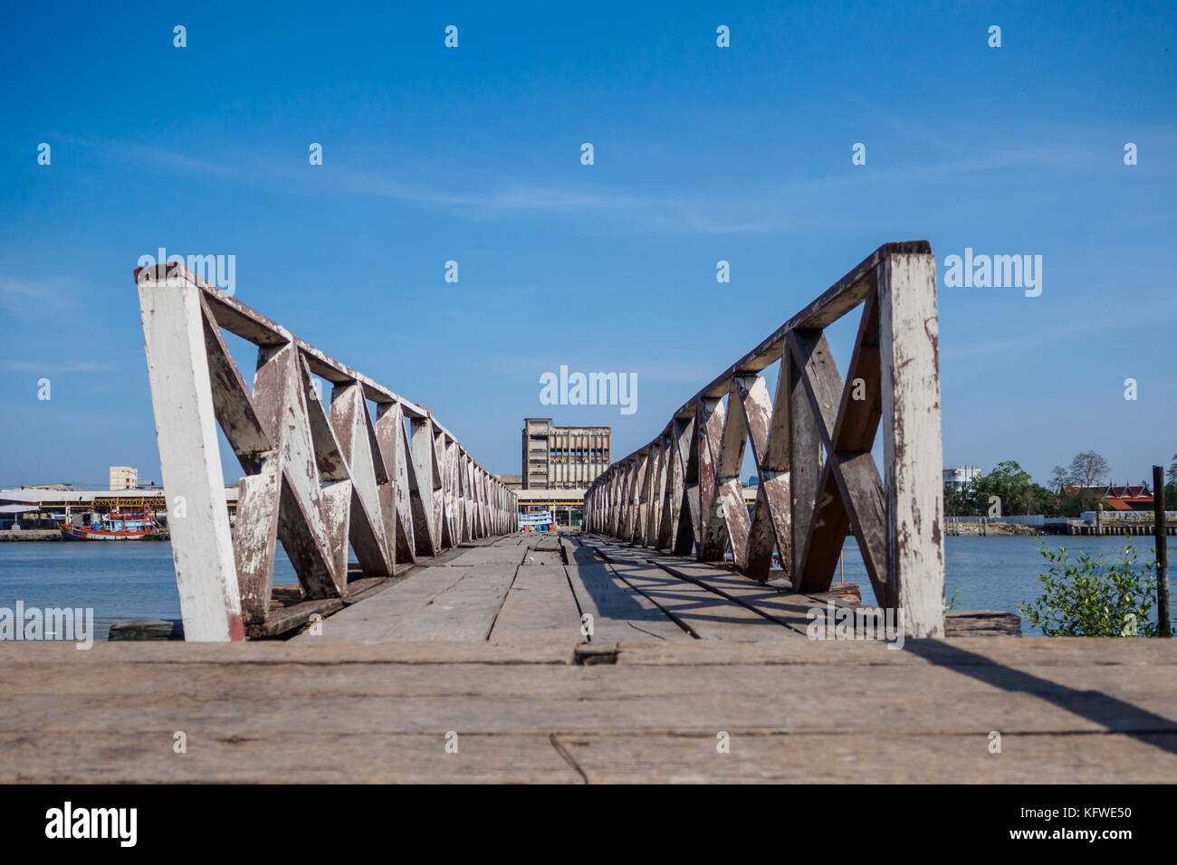 Old wooden bridge in park hi-res stock photography and images - Alamy