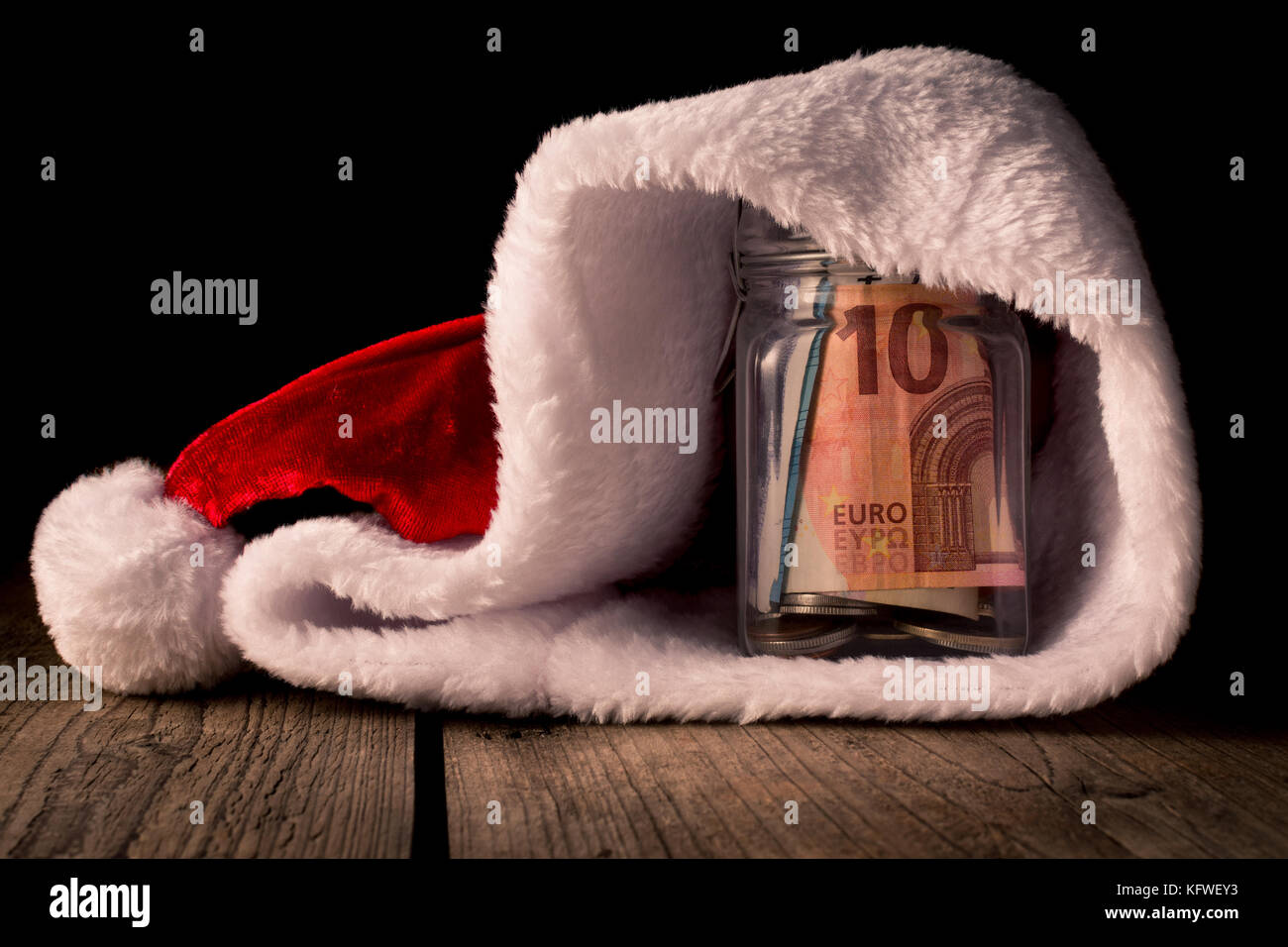 Shopping bill christmas expenses hi-res stock photography and images ...