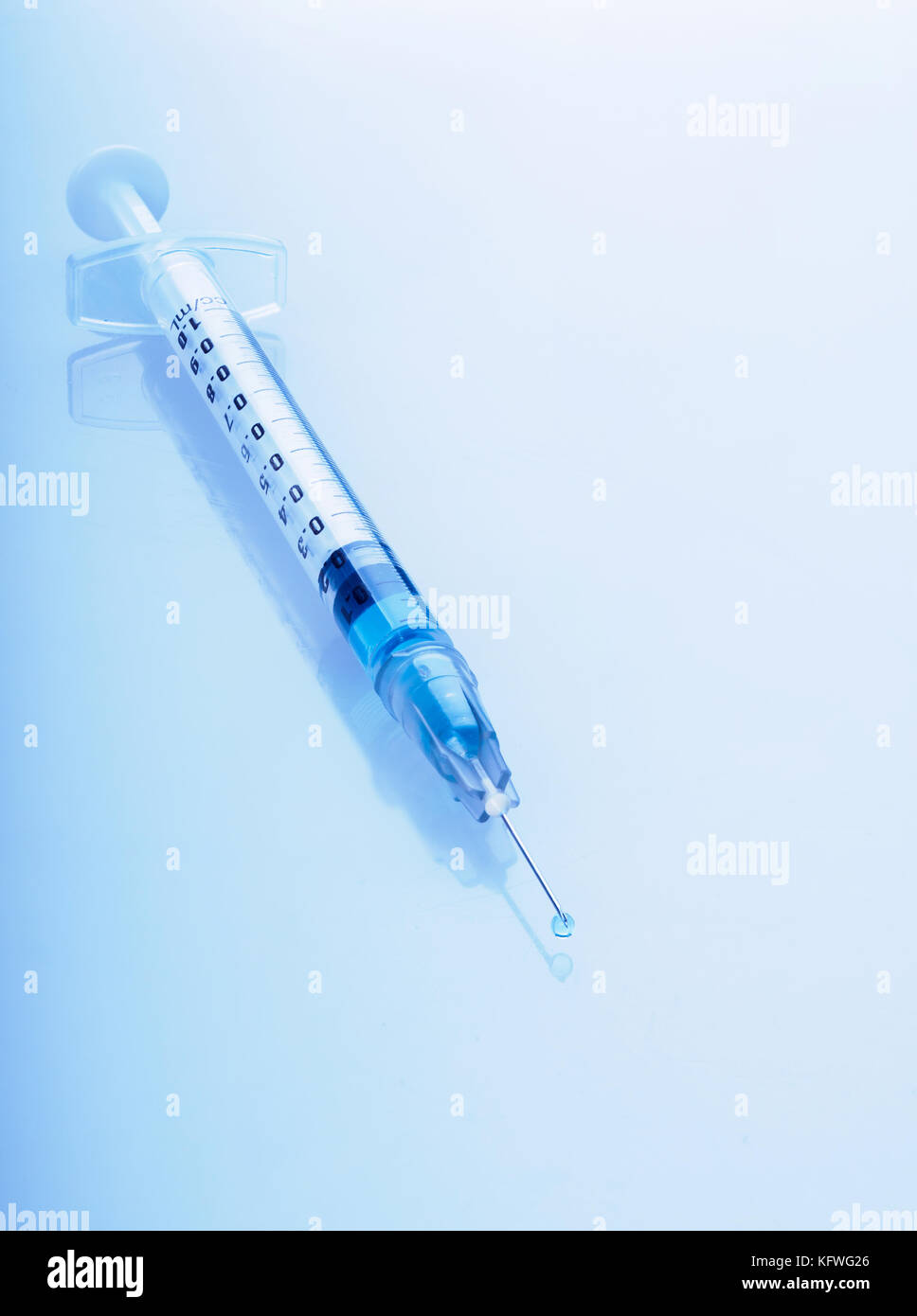Syringe with needle Stock Photo - Alamy