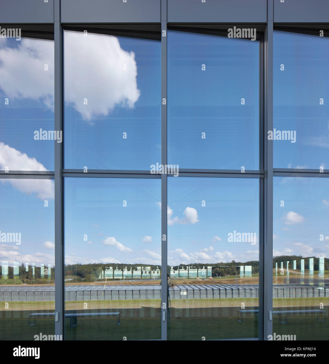 Detail of slanted glass paneling. Carmen Würth Forum, Künzelsau ...
