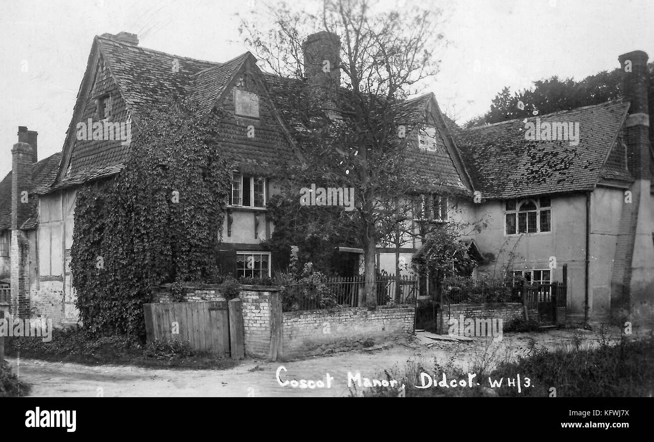 Black and white vintage image of Coscot Manor near Didcot in ...