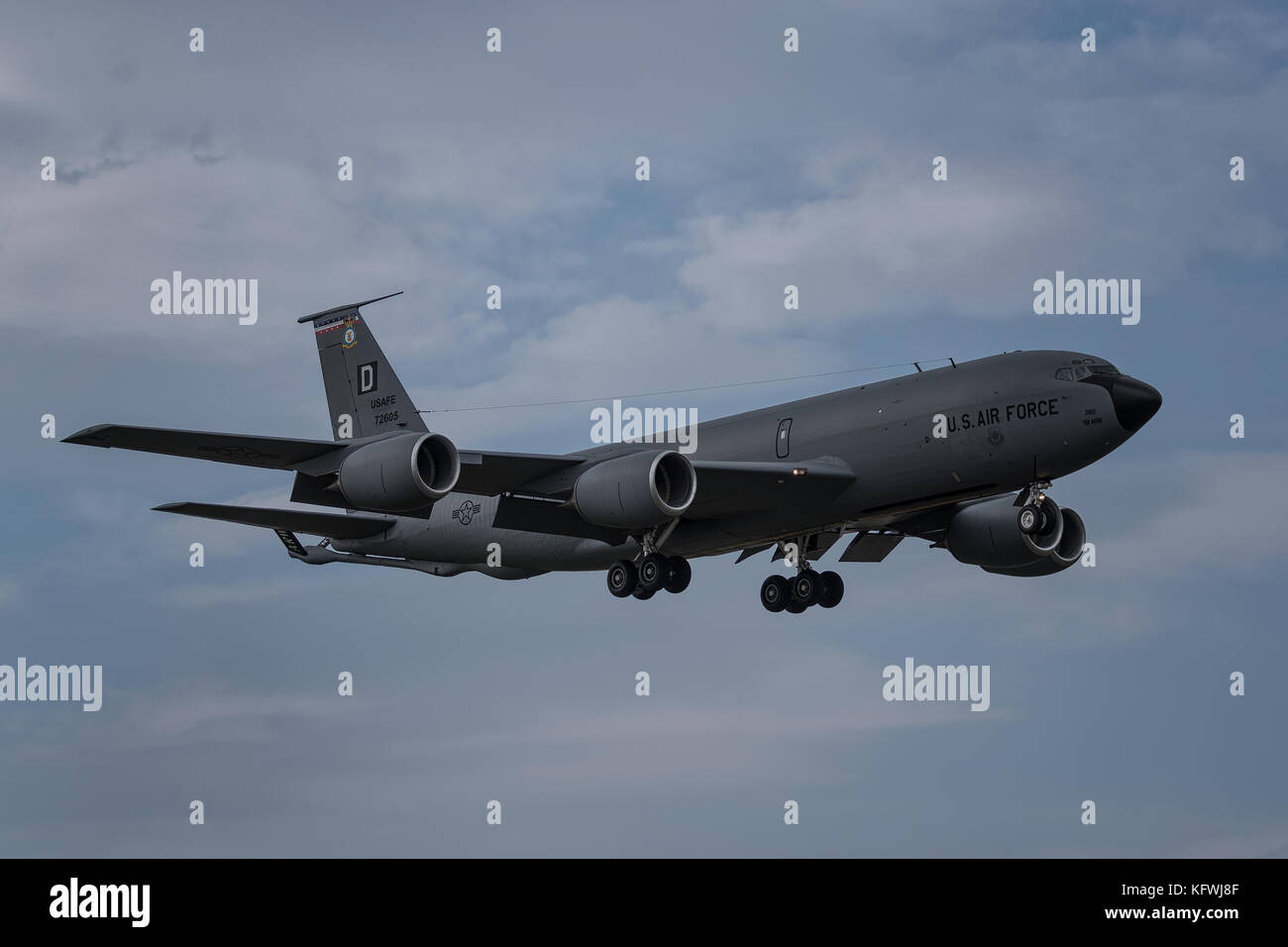 Us air force kc 135 stratotanker hi-res stock photography and images ...