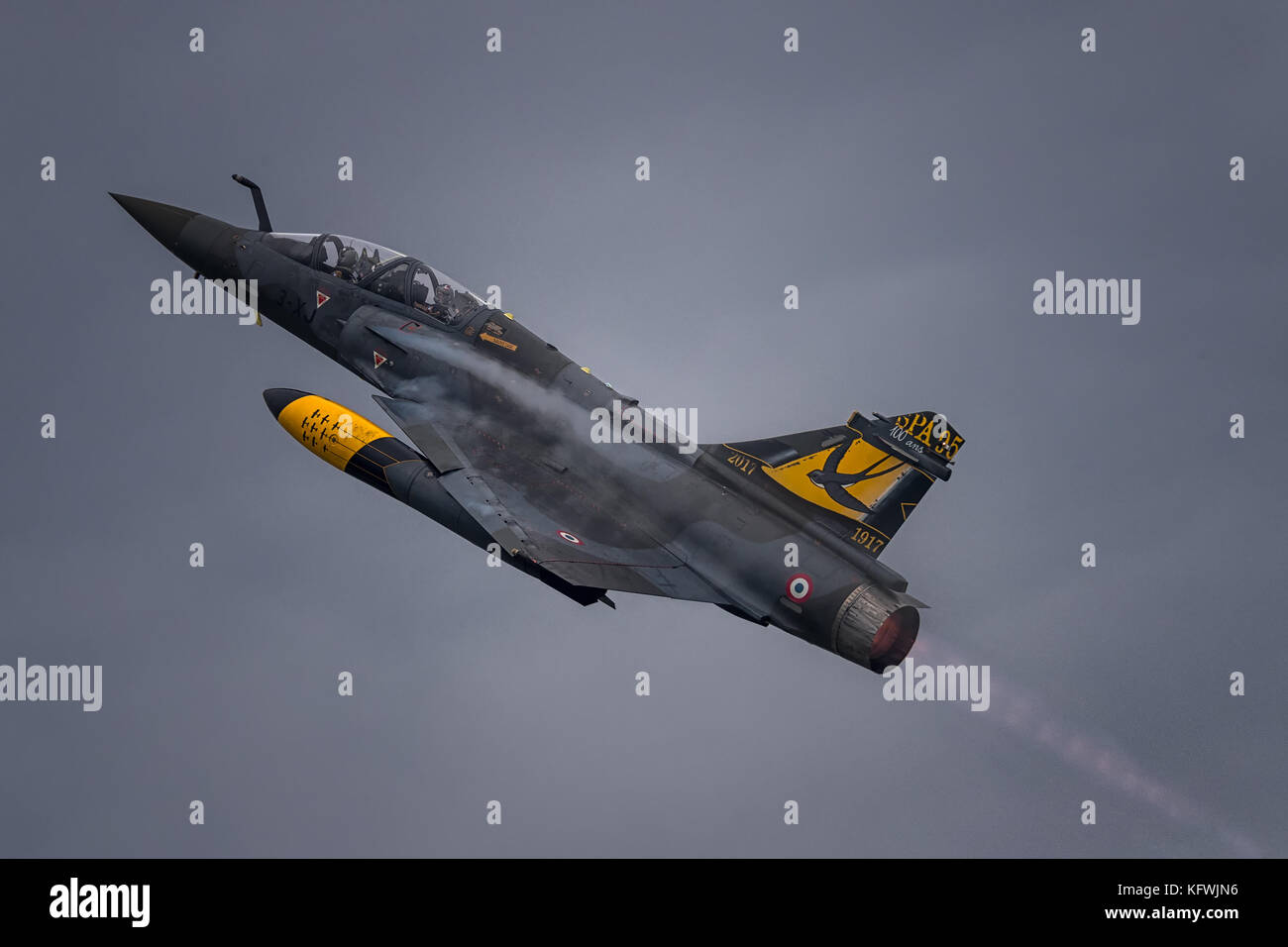 Delta wings hi-res stock photography and images - Alamy