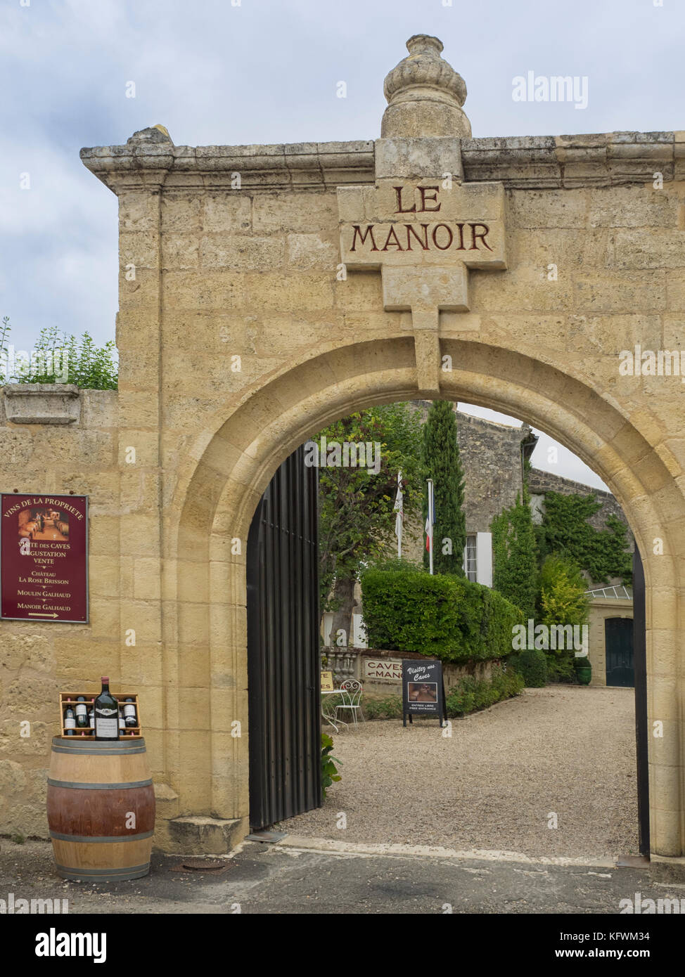 SAINT-EMILION, FRANCE - SEPTEMBER 07, 2017: Arched entrance to Cave du ...