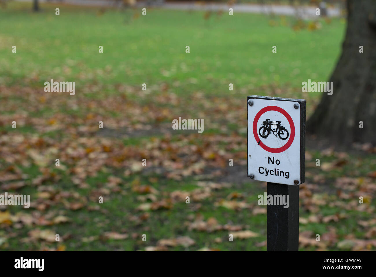 London green road traffic signs hi-res stock photography and images - Alamy