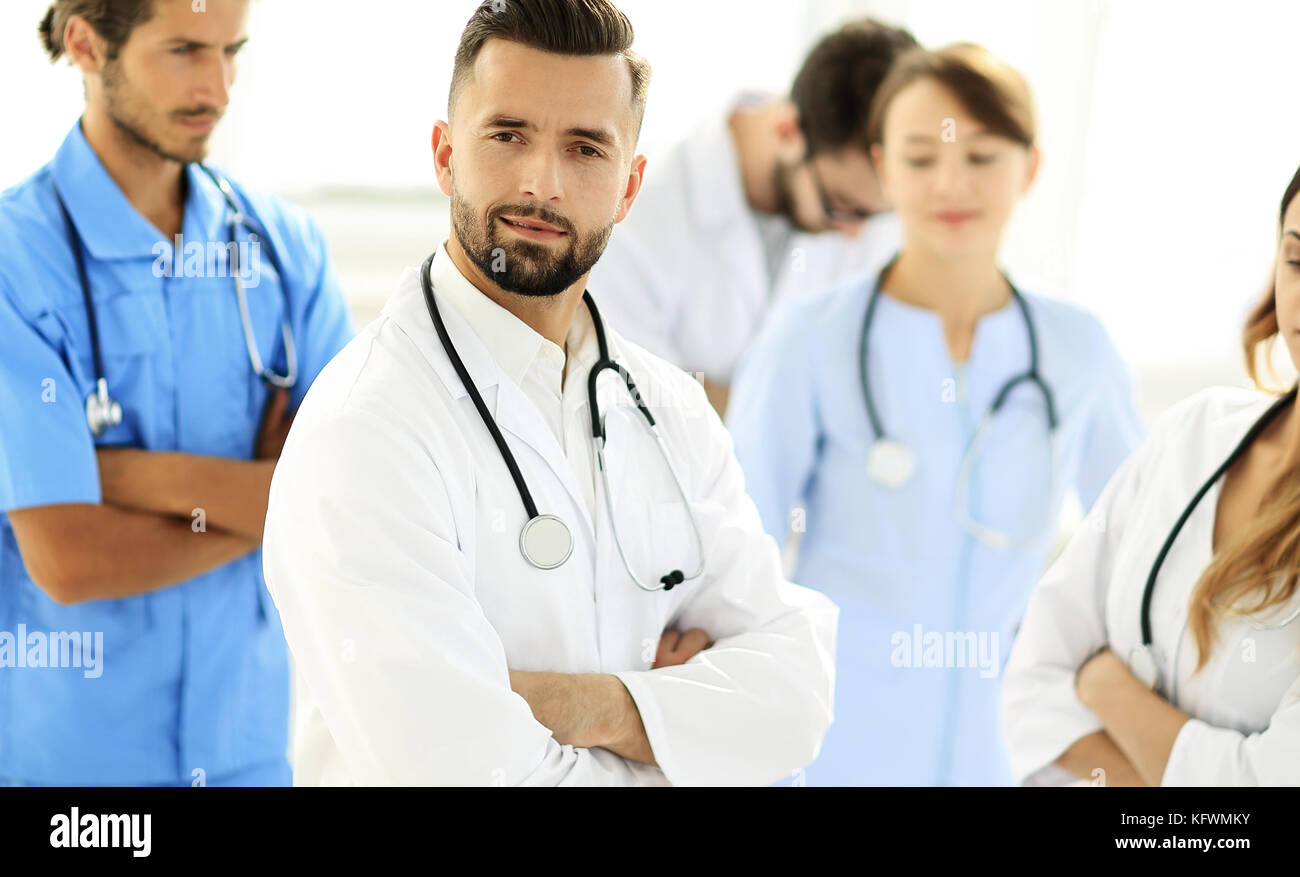 Male doctor leading healthcare team hi-res stock photography and images ...