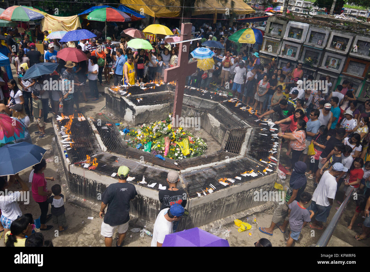 Graveyard tombs cebu cemetery philippines hi-res stock photography and ...