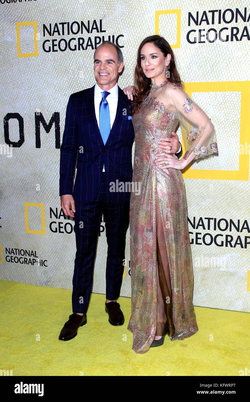 Los Angeles, CA, USA. 30th Oct, 2017. Michael Kelly, Sarah Wayne ...