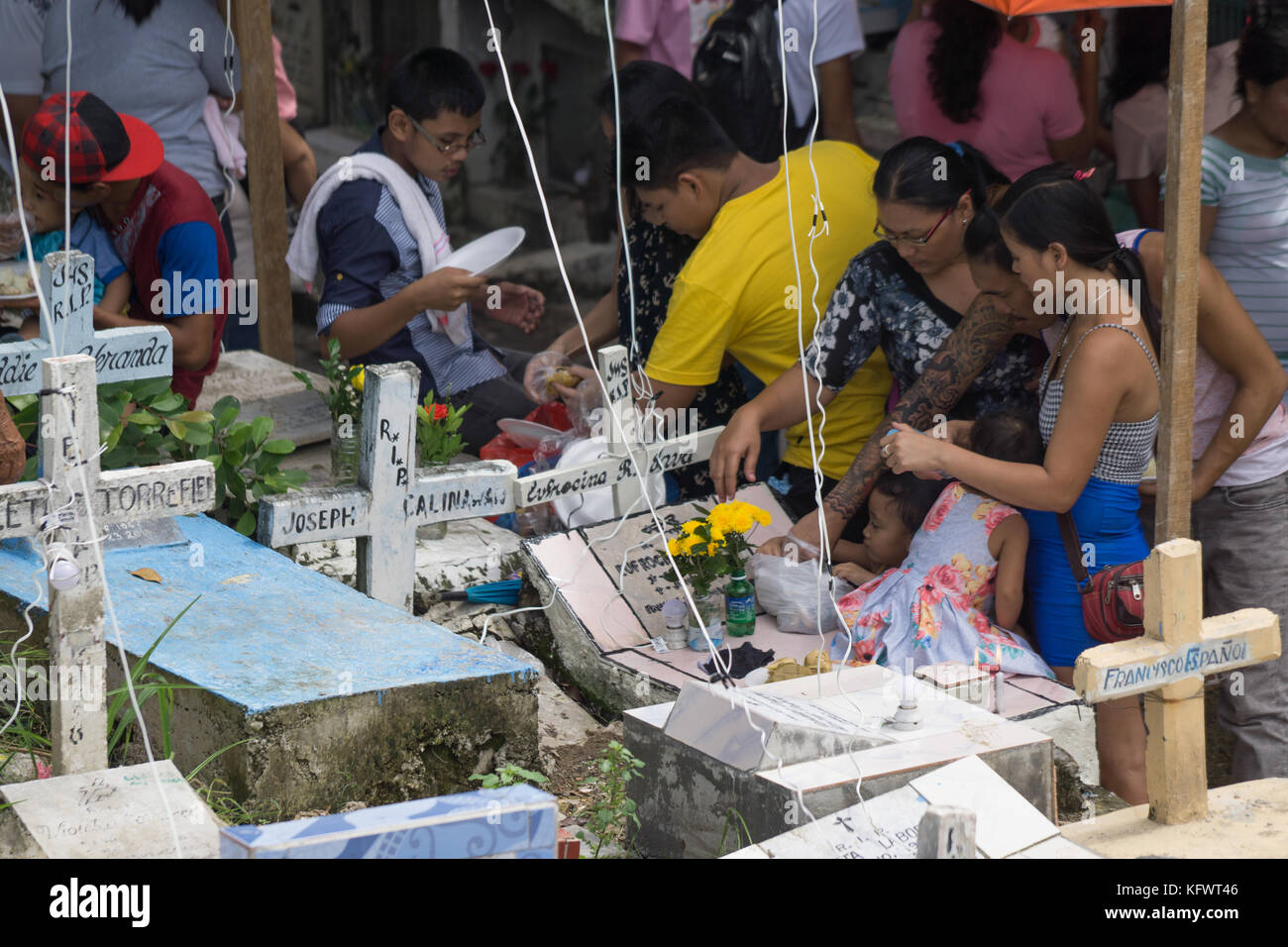 Graveyard tombs cebu cemetery philippines hi-res stock photography and ...