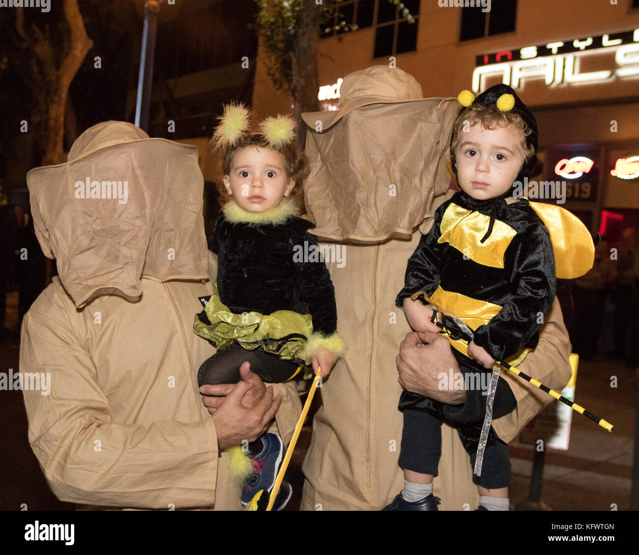 Los Angeles, California, USA. 31st October, 2017. Participants dressed ...