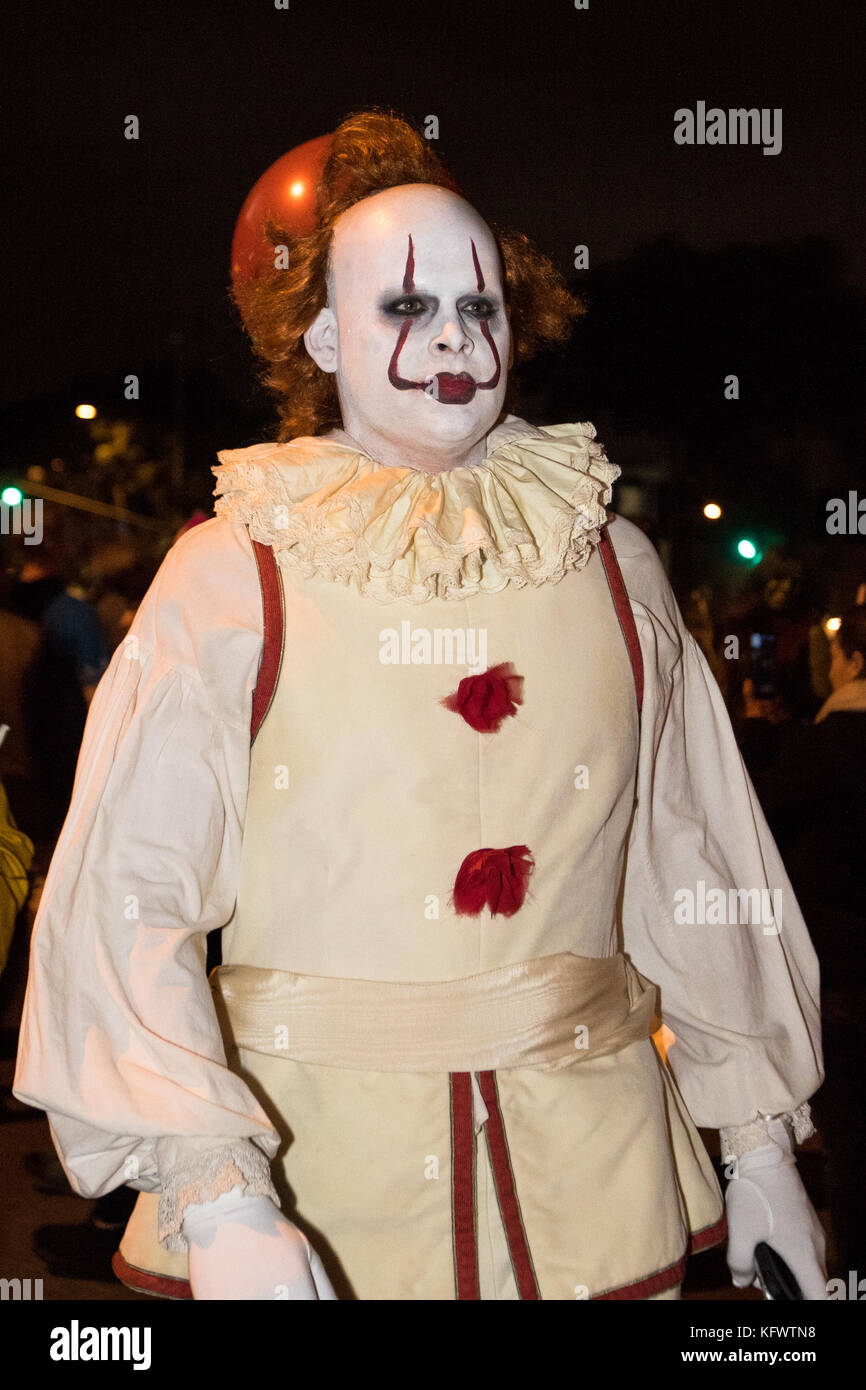 Los Angeles, California, USA. 31st October, 2017. A participant dressed ...