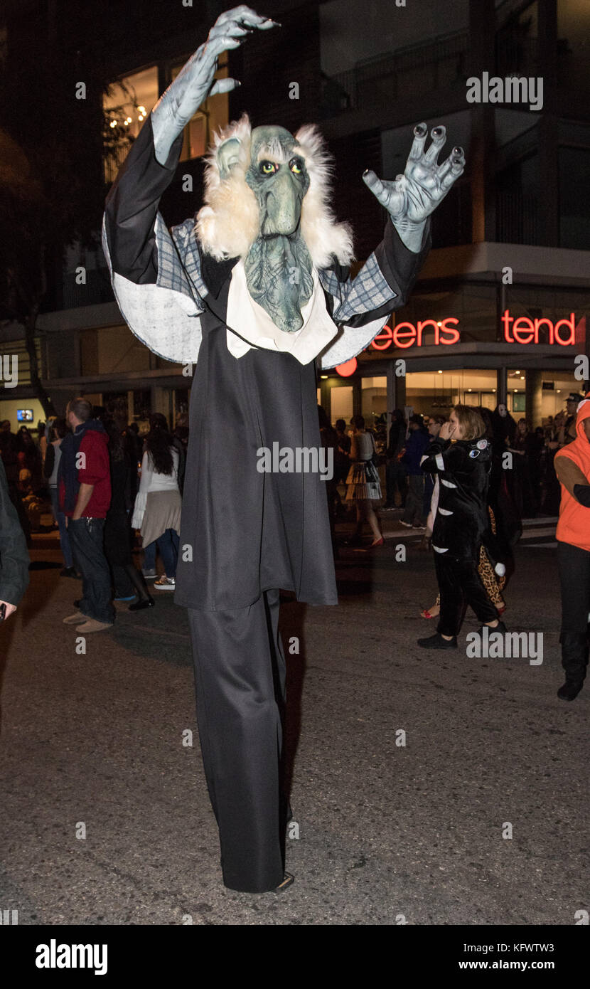 Los Angeles, California, USA. 31st October, 2017. A participant dressed ...