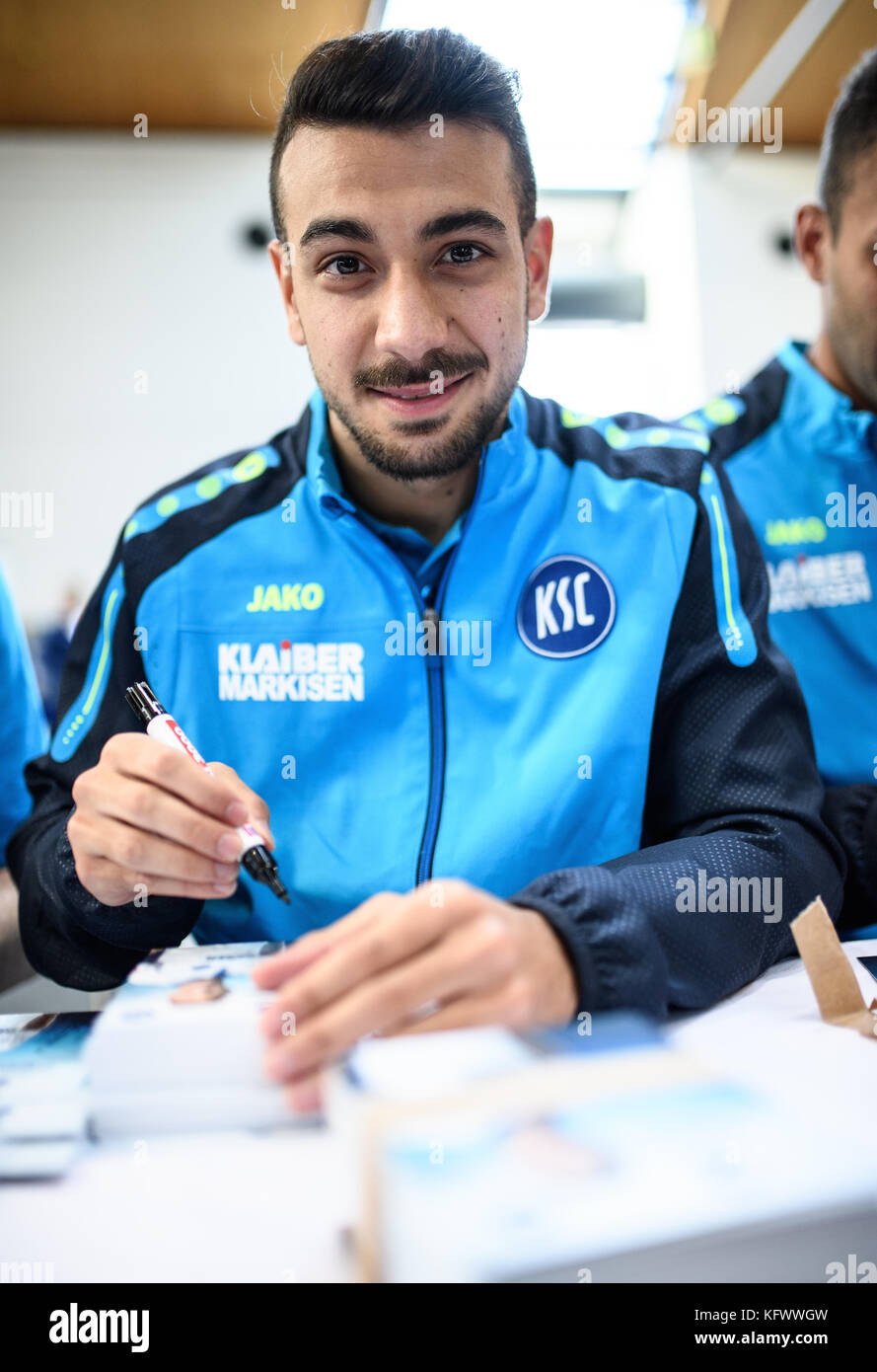 Burak Camoglu (KSC) gives Autogramme. GES/ Fussball/ 3. Liga ...