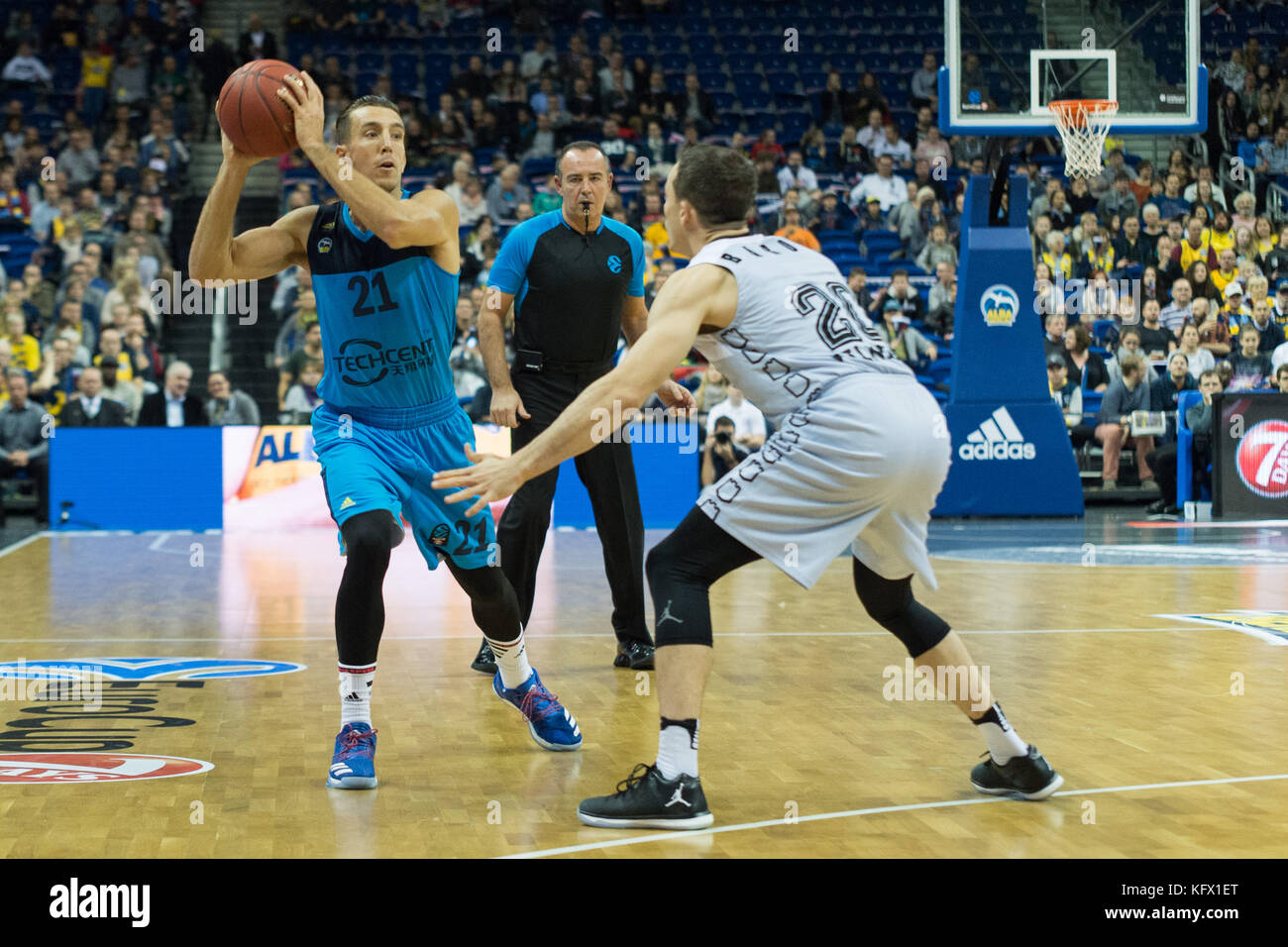 Berlin, Germany. 1st Nov, 2017. v.l. Spencer Butterfield (#21, ALBA ...