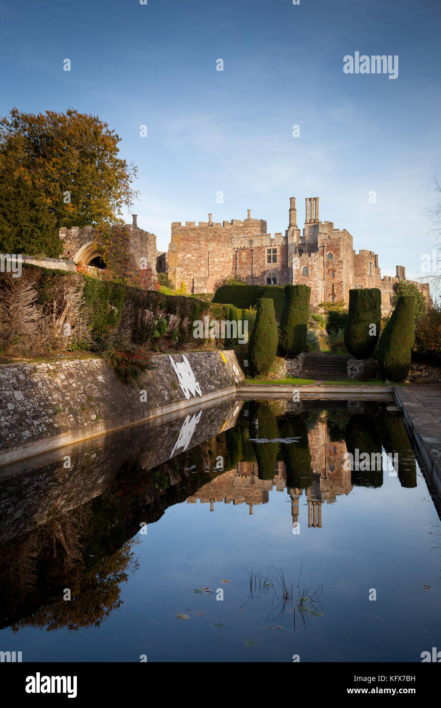 Berkeley castle in gloucestershire hi-res stock photography and images ...