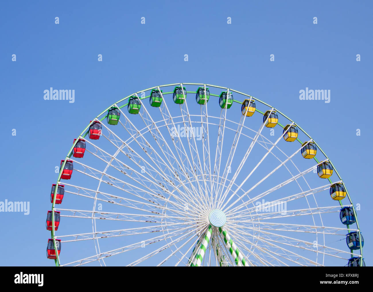 Side view ferris wheel red hi-res stock photography and images - Alamy