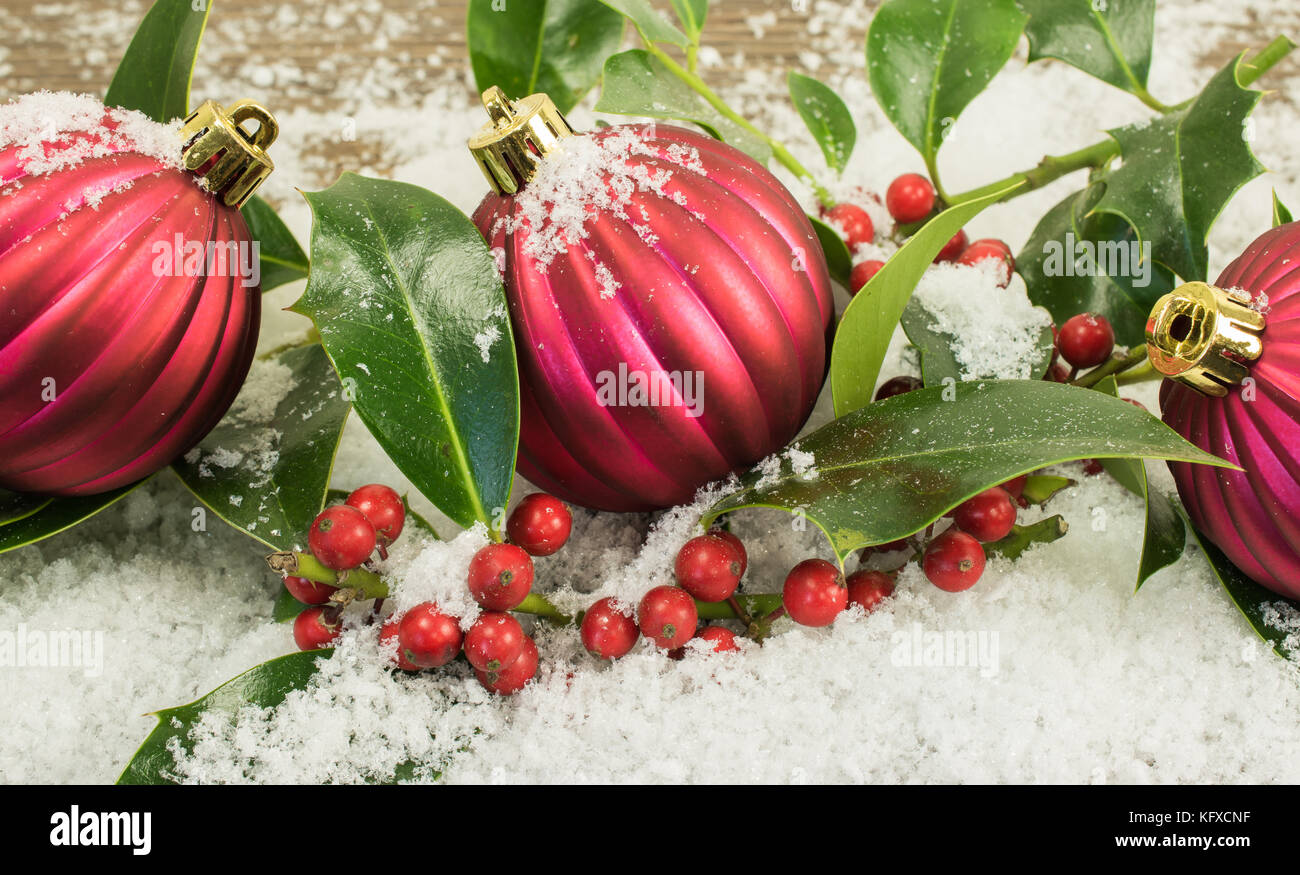 Red christmas border holly hi-res stock photography and images - Alamy