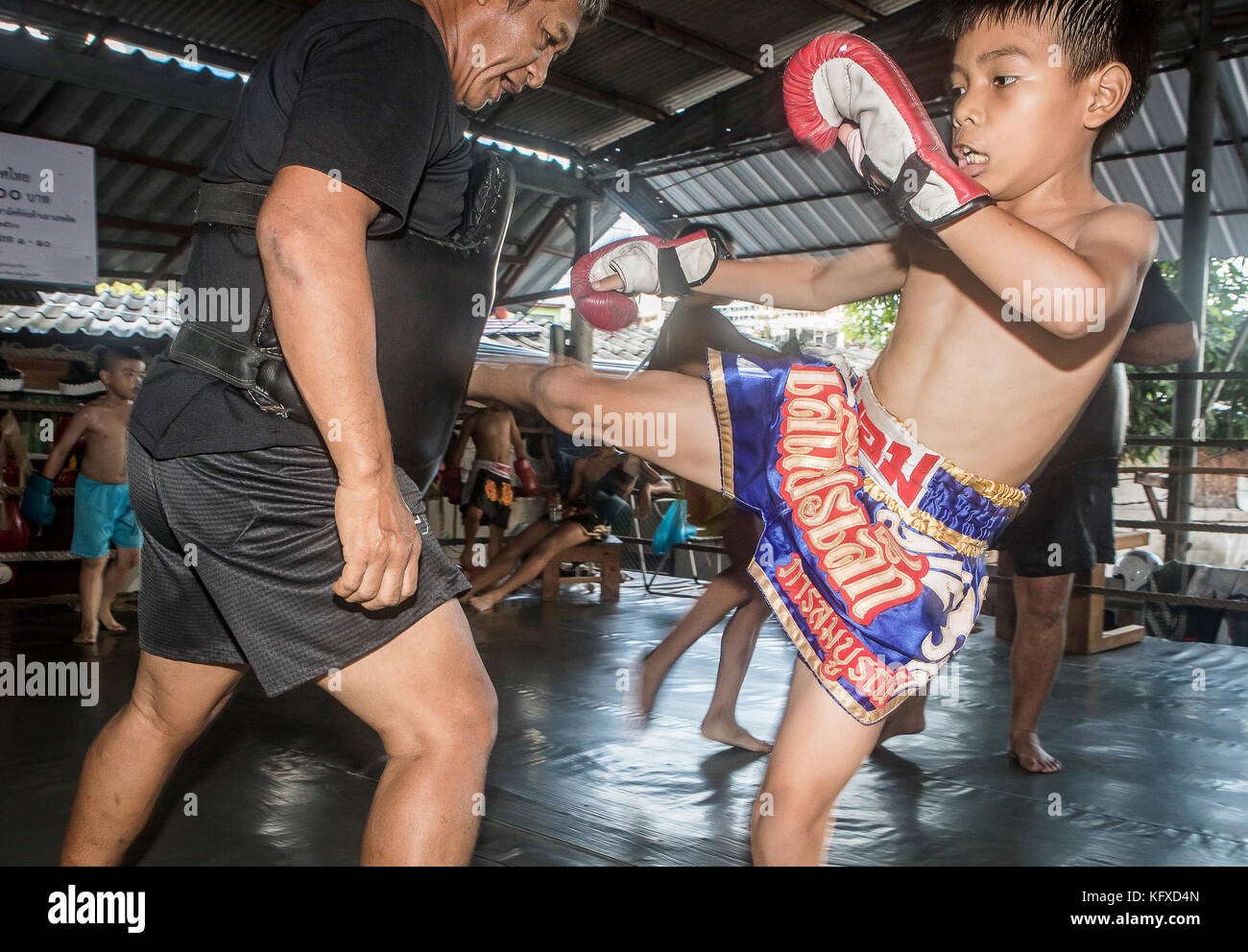 Lessons muay thai boxing ring hi-res stock photography and images - Alamy