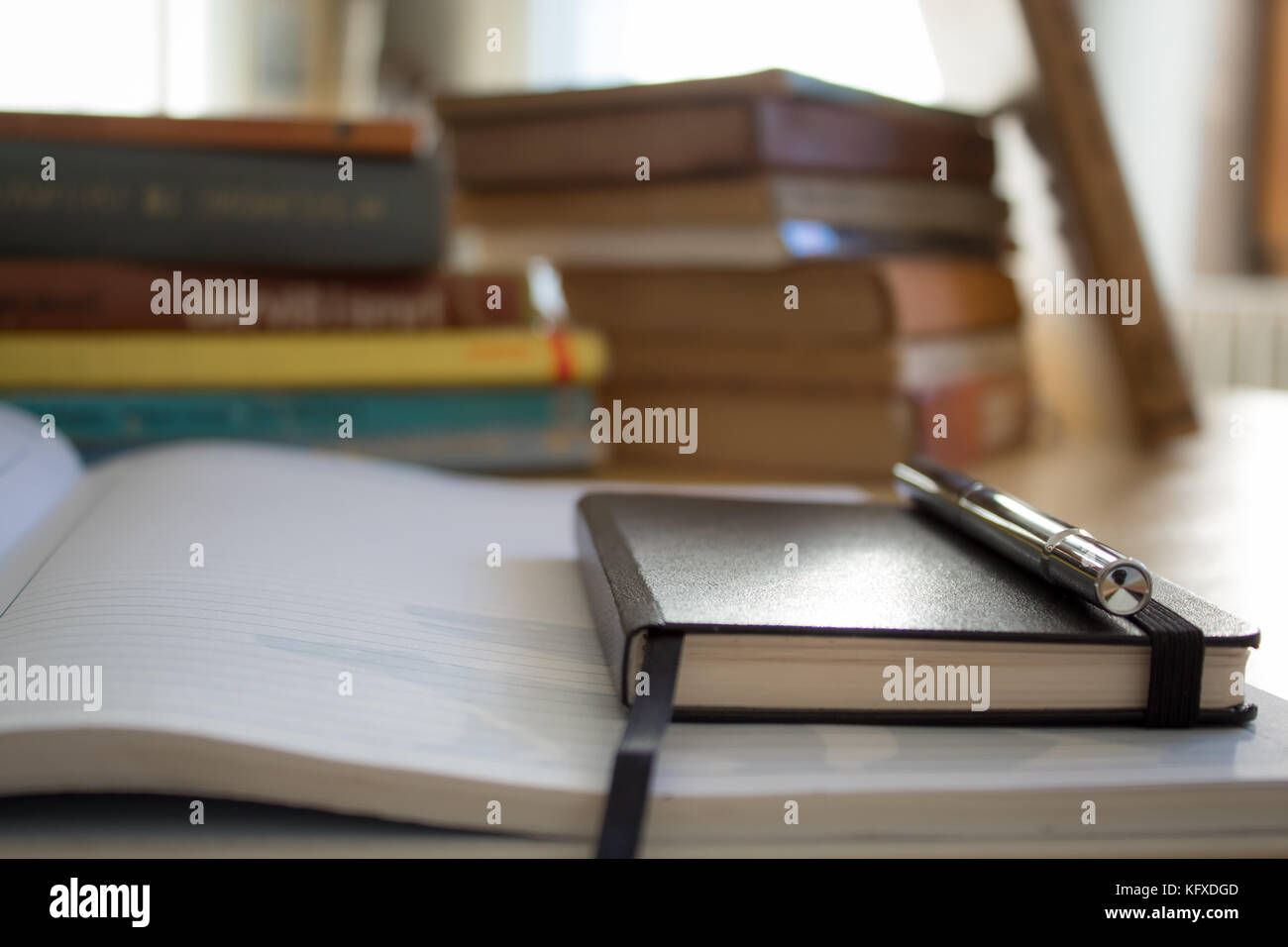 Notebook and pen hi-res stock photography and images - Alamy