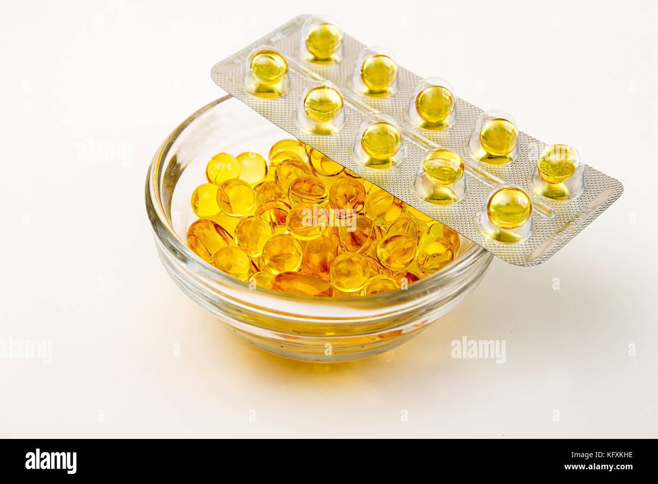 Red capsuls hi-res stock photography and images - Alamy