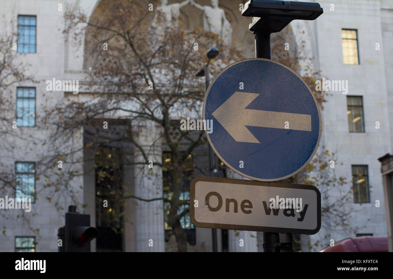 One way sign Stock Photo - Alamy